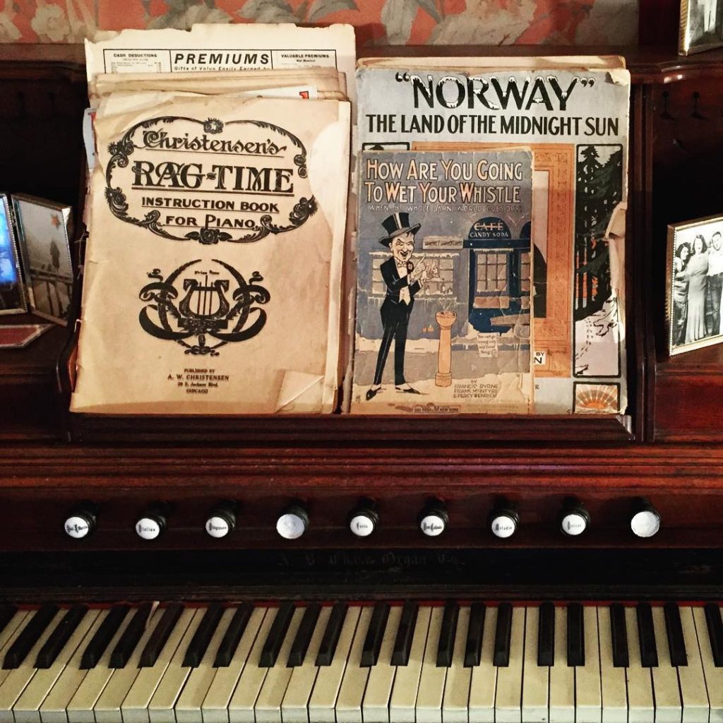 Parlor Organ – rydain.org